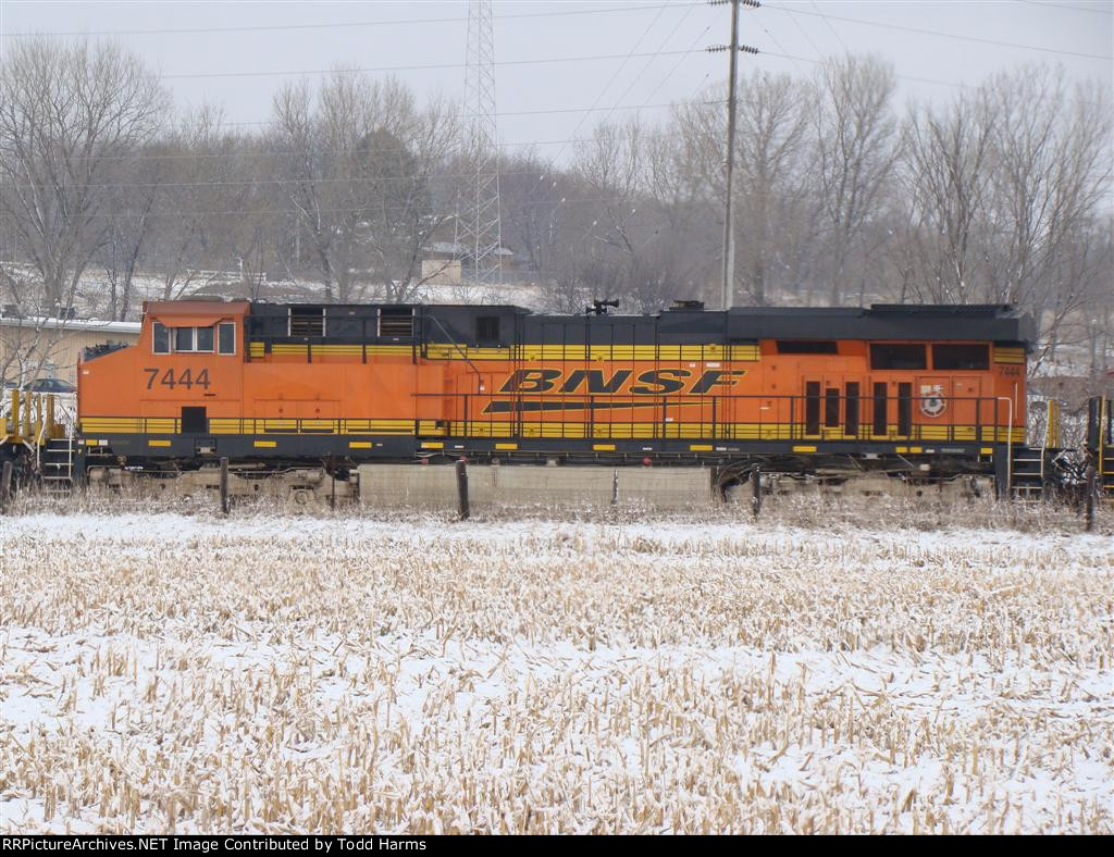 BNSF 7444